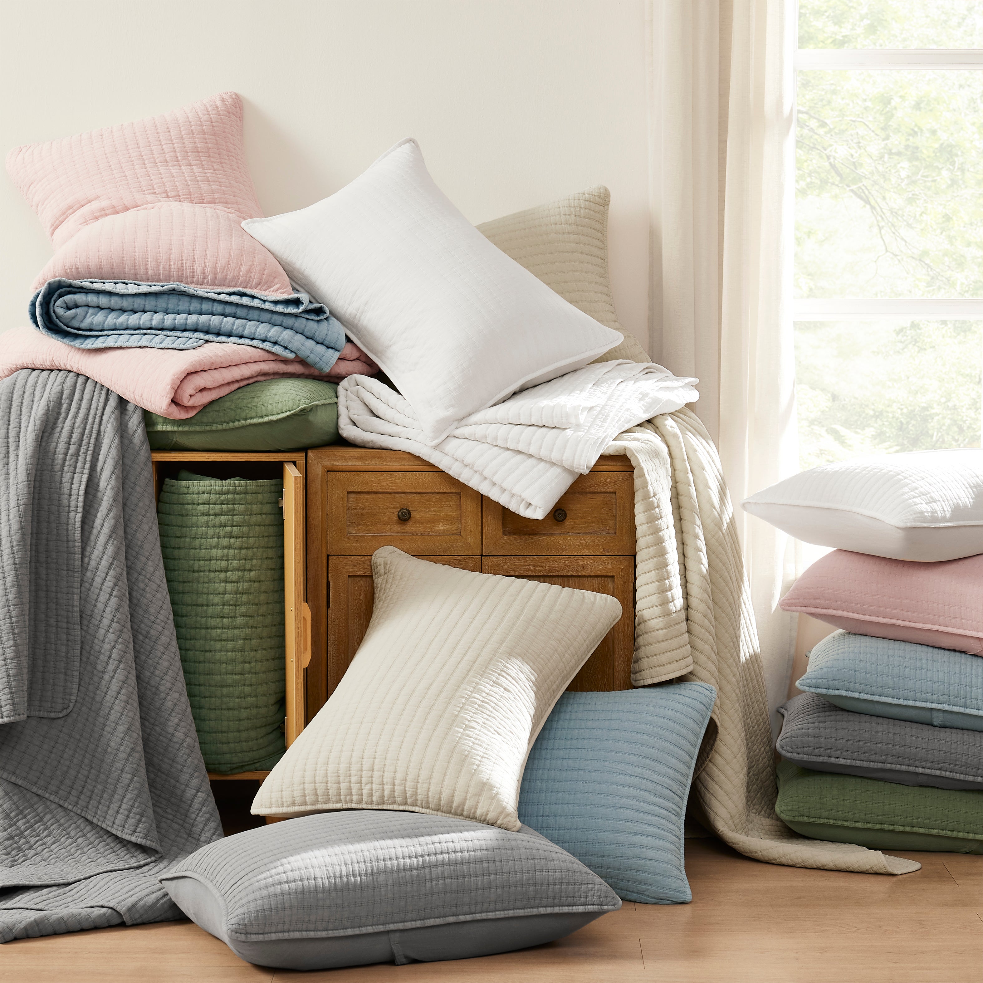 How to Create a Cozy Bedroom Sanctuary: Simple Tips for Everyday Comfo ...